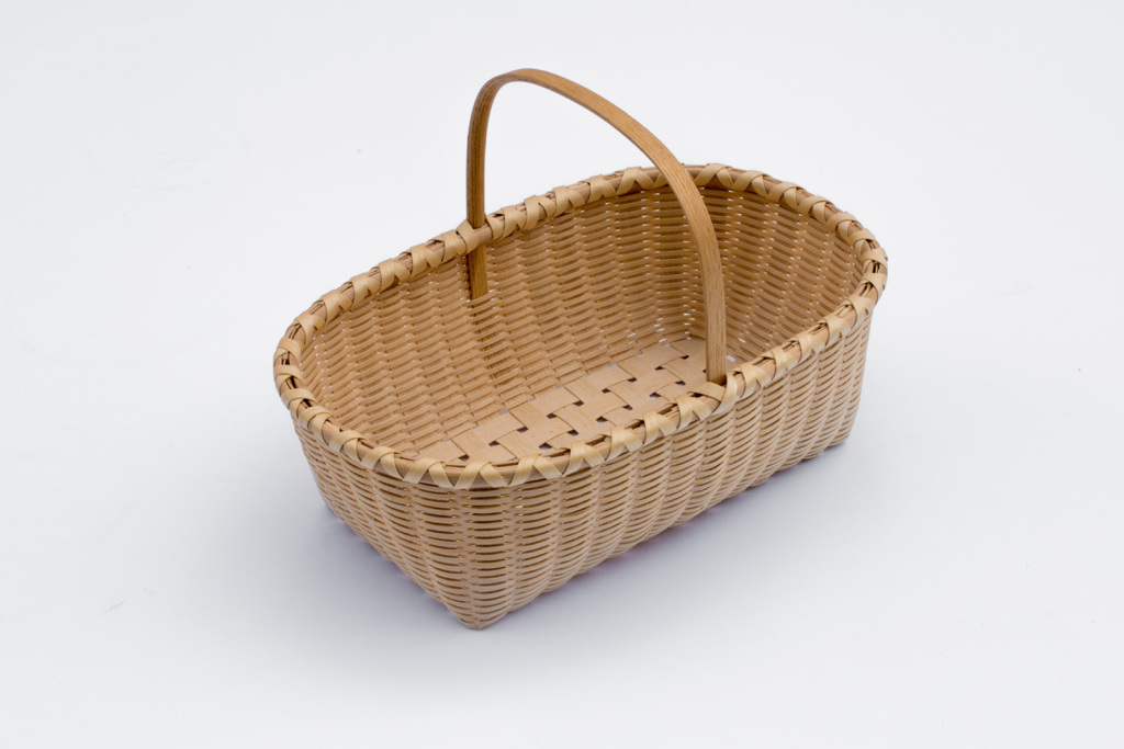 104: Knife Basket Made of Ash With Bonnet Handle